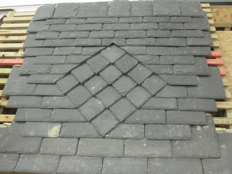 Decorative panel in random slated roof sloope | South Coast Roof Training